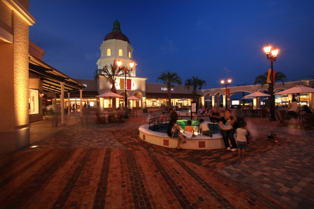 Do Business at Kobe-Sanda Premium Outlets®, a Simon Property.