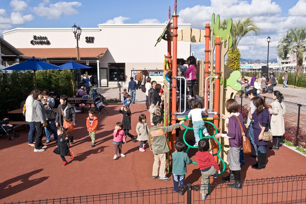 Do Business at Kobe-Sanda Premium Outlets®, a Simon Property.