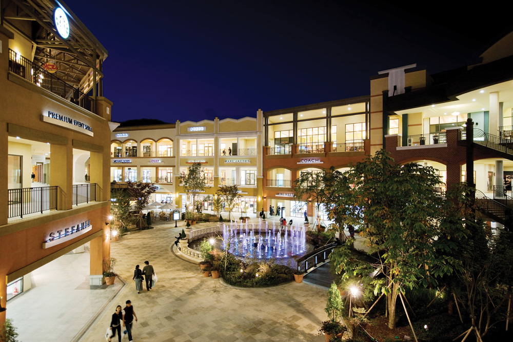 Do Business at Paju Premium Outlets, a Simon Property.