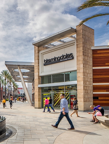 Leasing & Advertising at The Outlets at Orange, a SIMON Center