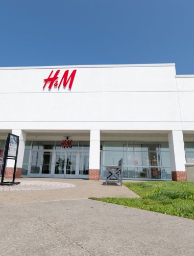 Leasing & Advertising at Finger Lakes Premium Outlets®, a SIMON Center