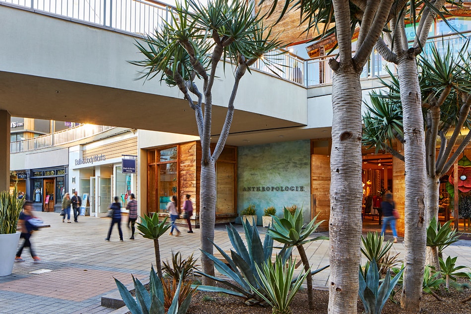 Do Business at Del Amo Fashion Center®, a Simon Property.