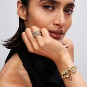 BLACK FRIDAY SALE IS HERE! from Pandora at Dover Mall® - A Shopping ...