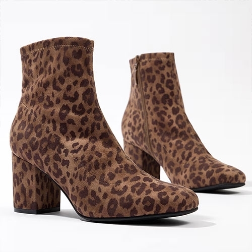 Rack Room Shoes Carries Stream at Folsom Premium Outlets®, a Simon Mall ...